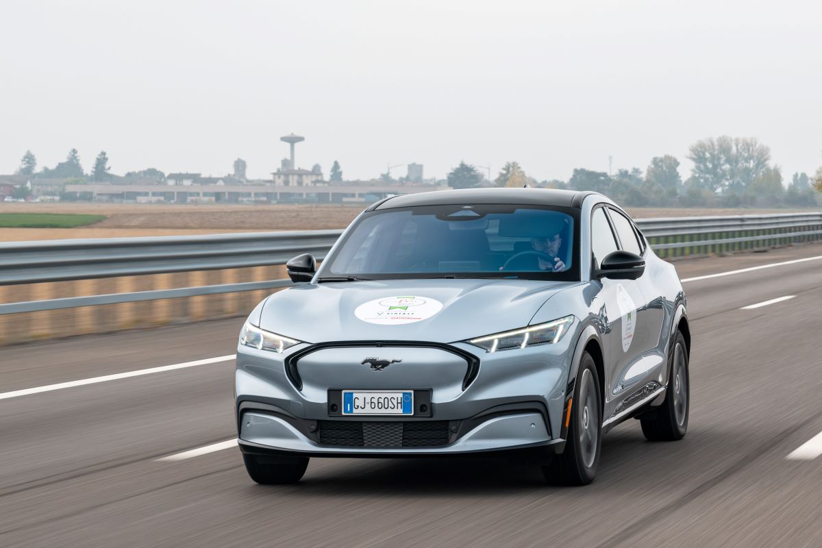 ЕКСКЛУЗИВНО -Mustang Mach-E 4X прво возење • Avto Magazin